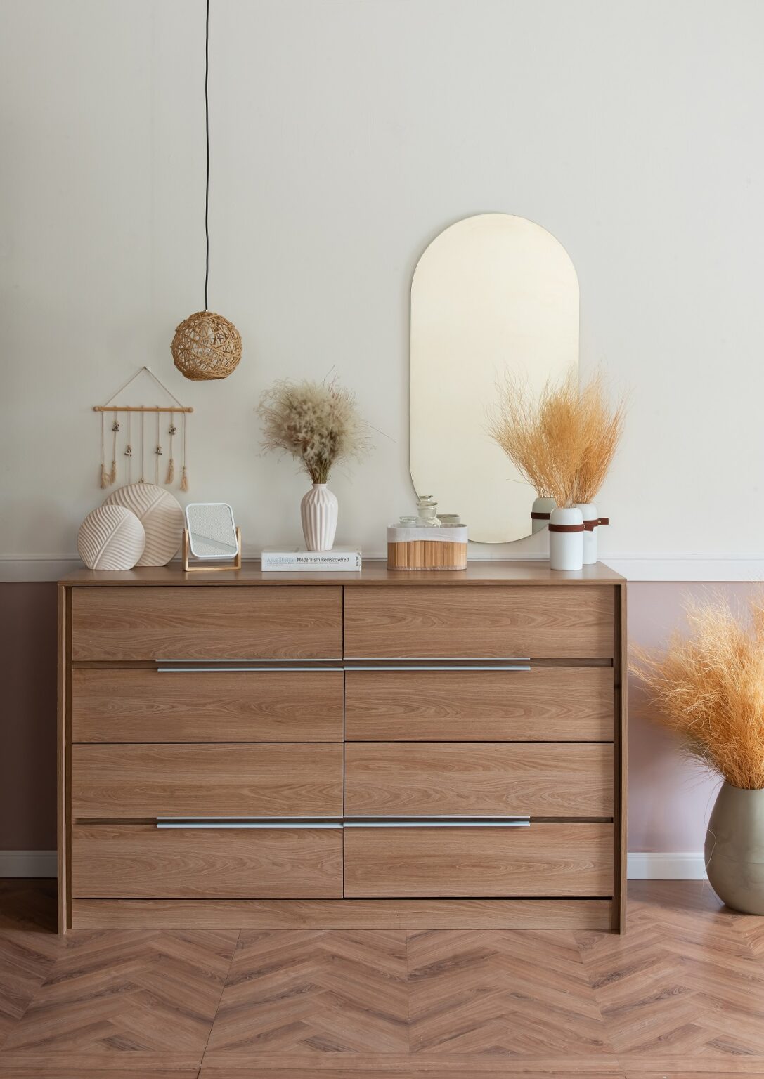 Branco e madeira: a combinação perfeita para o seu lar | Mobly