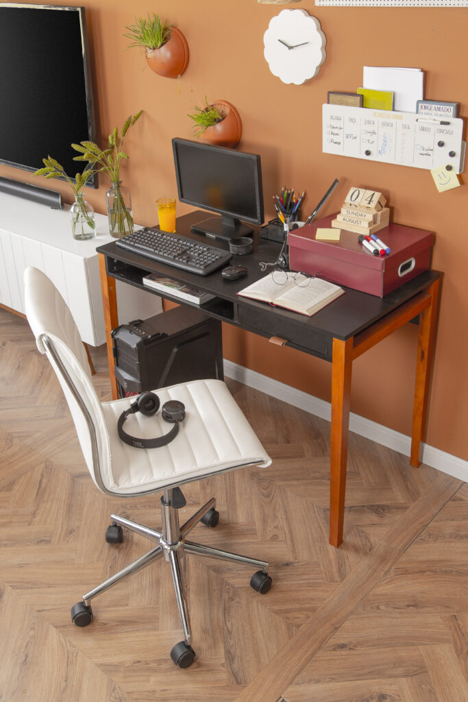 Mini escritório: 5 dicas para adaptar o espaço